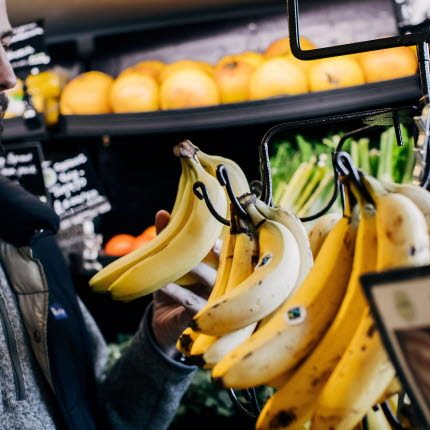 Fresh produce merchandising solutions | HL Display