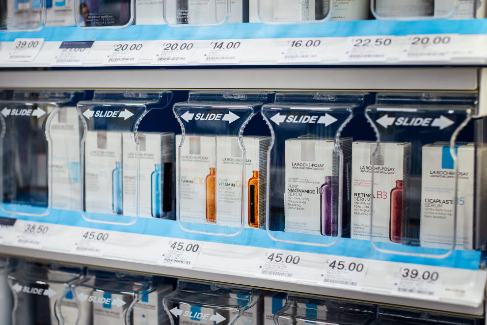 Boots, Sliding shelf shield