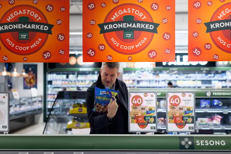 Overhead, wall & floor signage | HL Display