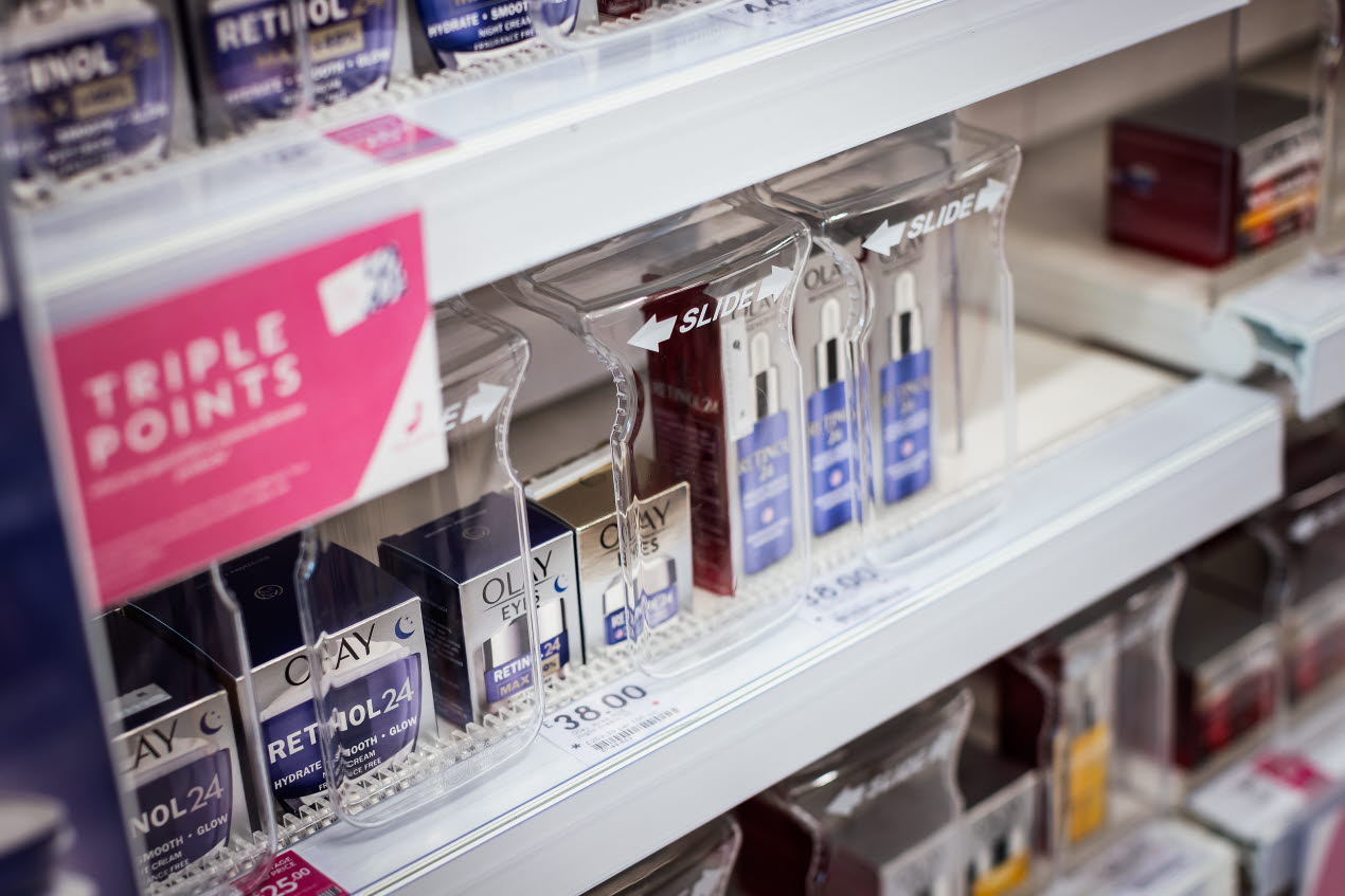 Boots, Sliding shelf shield